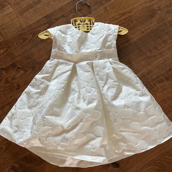 Sweet Kids | Dresses | Sweet Kids Usa Girls Dress With Flowers Cream ...